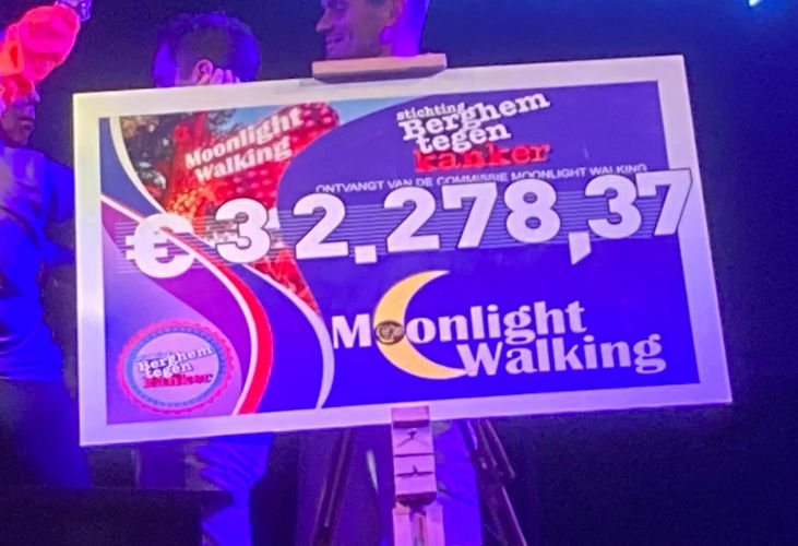 Immens eindbedrag voor Moonlight Walking 2025 - Oozo.nl